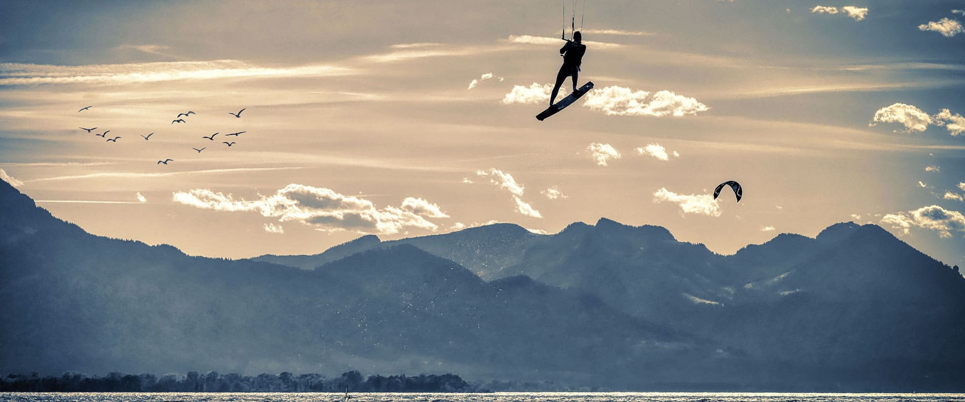 Kitesurfing jumps: from the simplest to the most technical